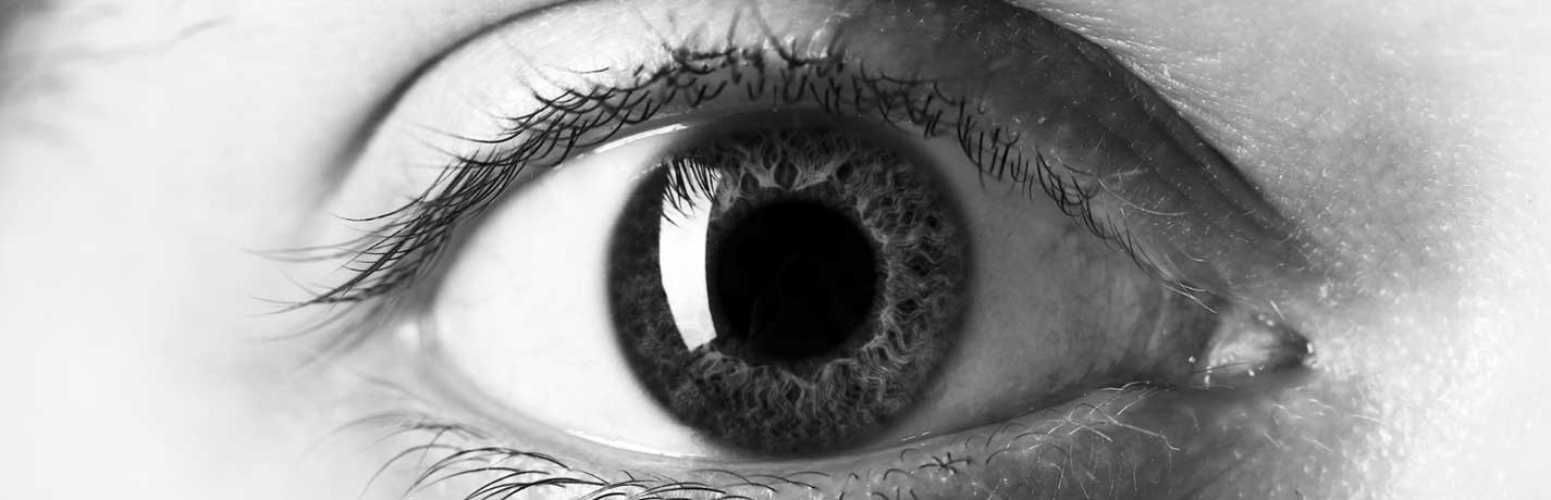 6 causas que pueden empeorar el ojo seco y cómo evitarlas | Optica Real